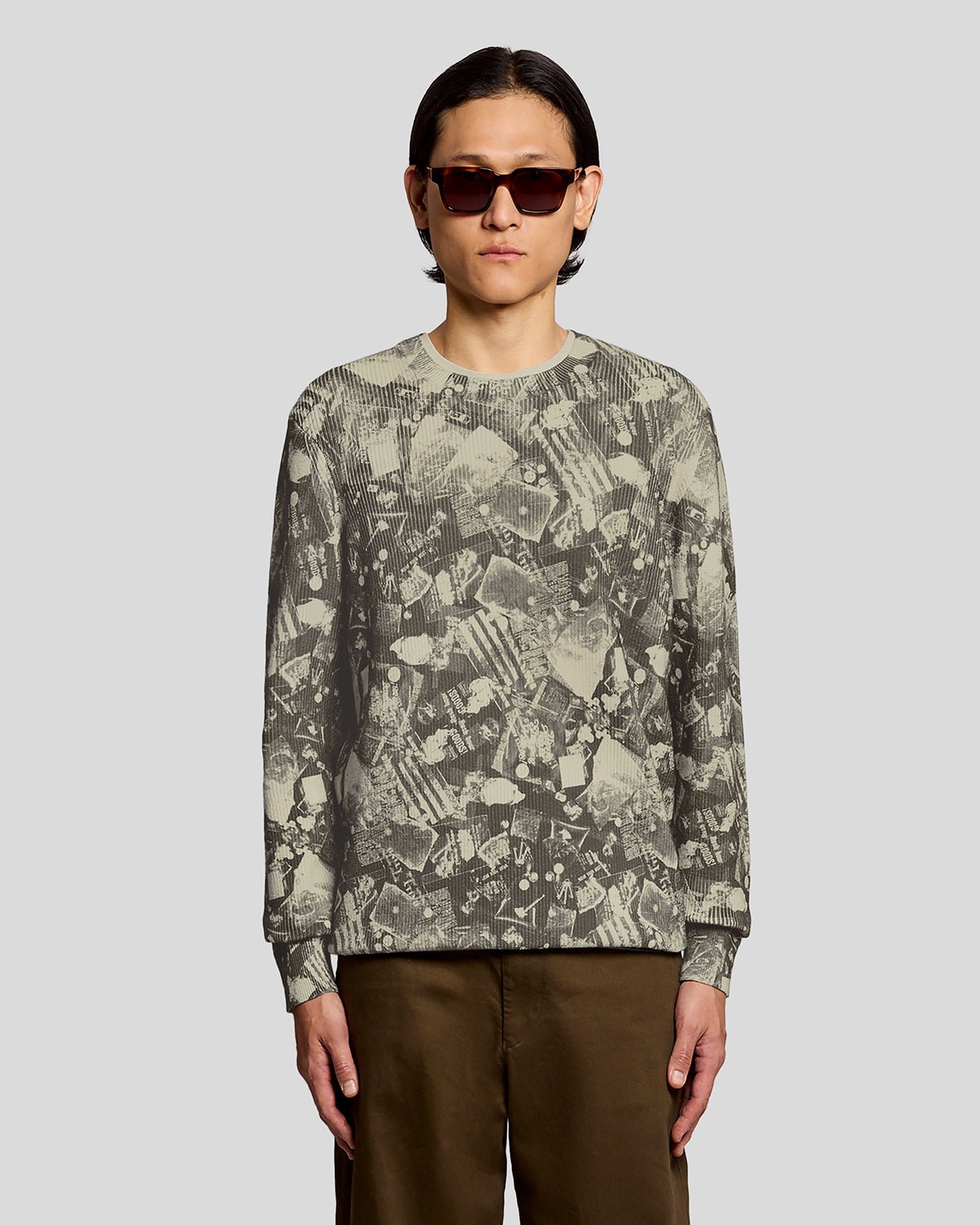 Lyle & Scott Men's Printed Crew Neck Jumper in Grey