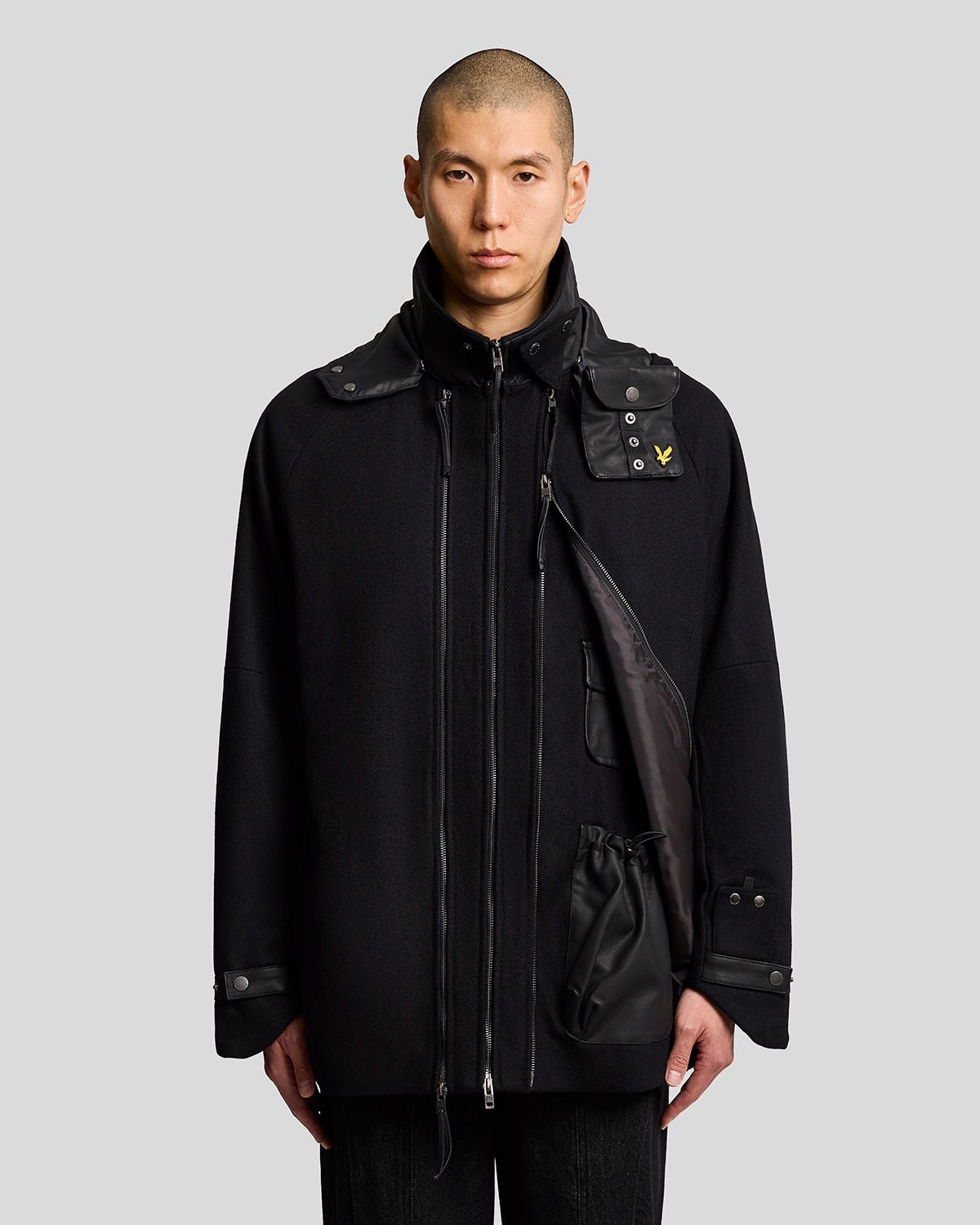 Lyle & Scott Men's Multi Pocket Utility Jacket in Jet Black